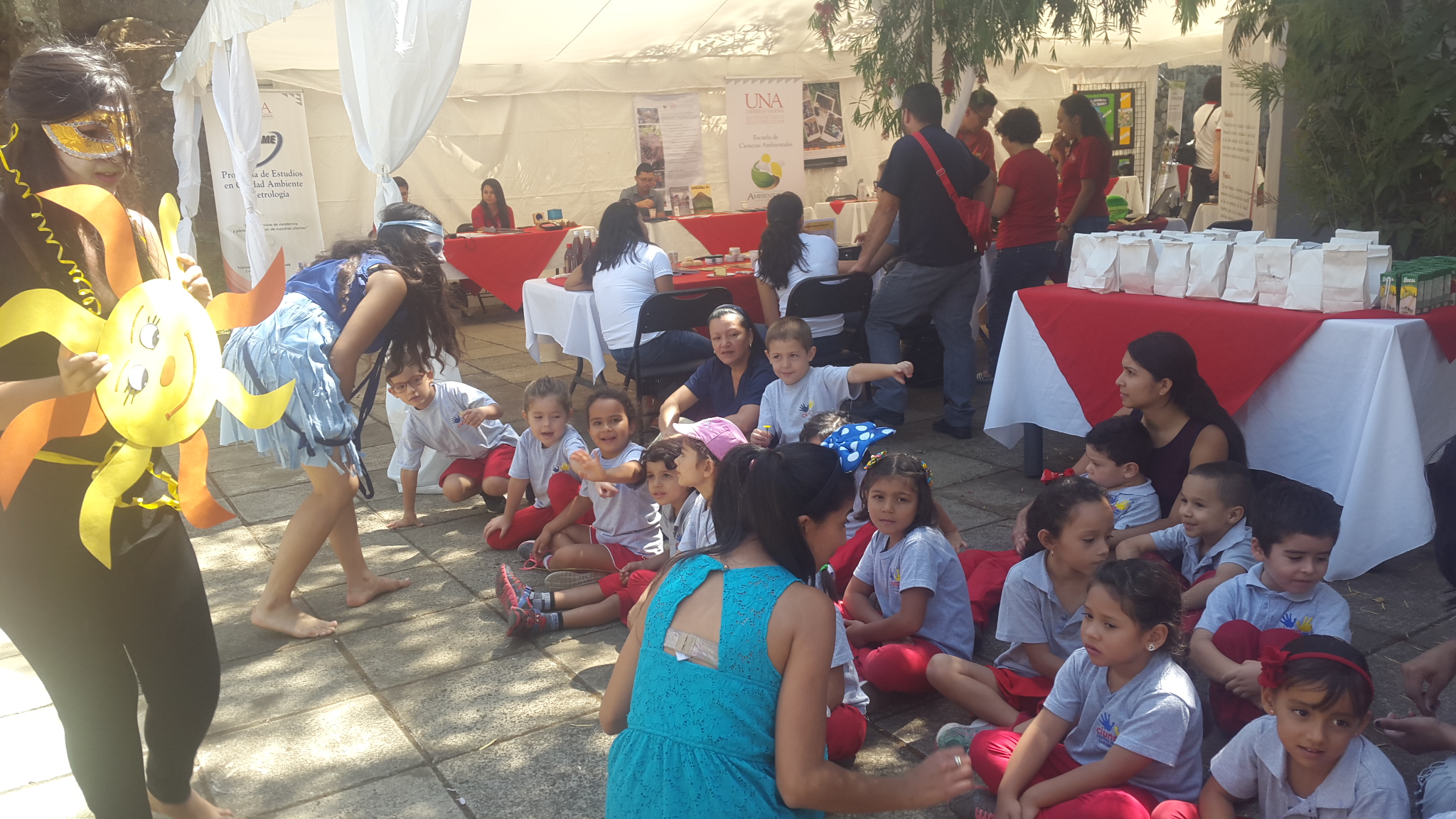 Celebrando el Día de la Tierra - Earth Charter